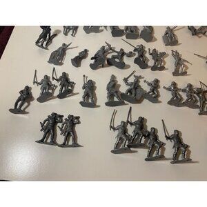 Toys | Lot Of 5 Medieval Army Men Collection Bundle Silver Gray Plastic ...